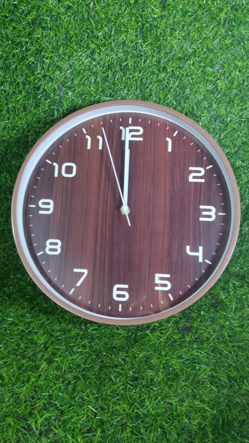 Reloj Redondo Con Diseño De Madera Almacén Rojo Vivo
