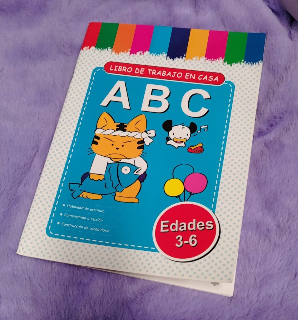 Libro De Actividades En Español Mayúsculas - Almacén Rojo Vivo